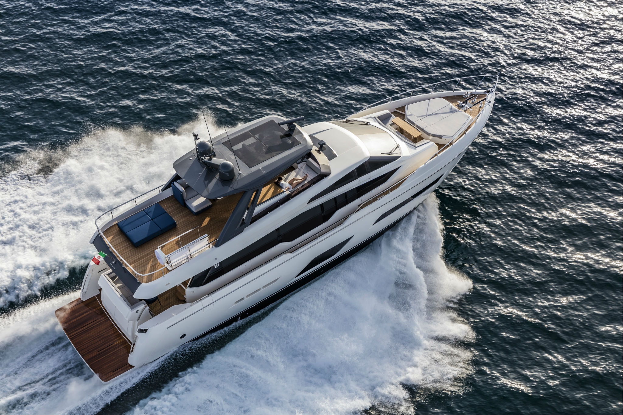 Yacht EPIC, Ferretti | CHARTERWORLD Luxury Superyacht Charters